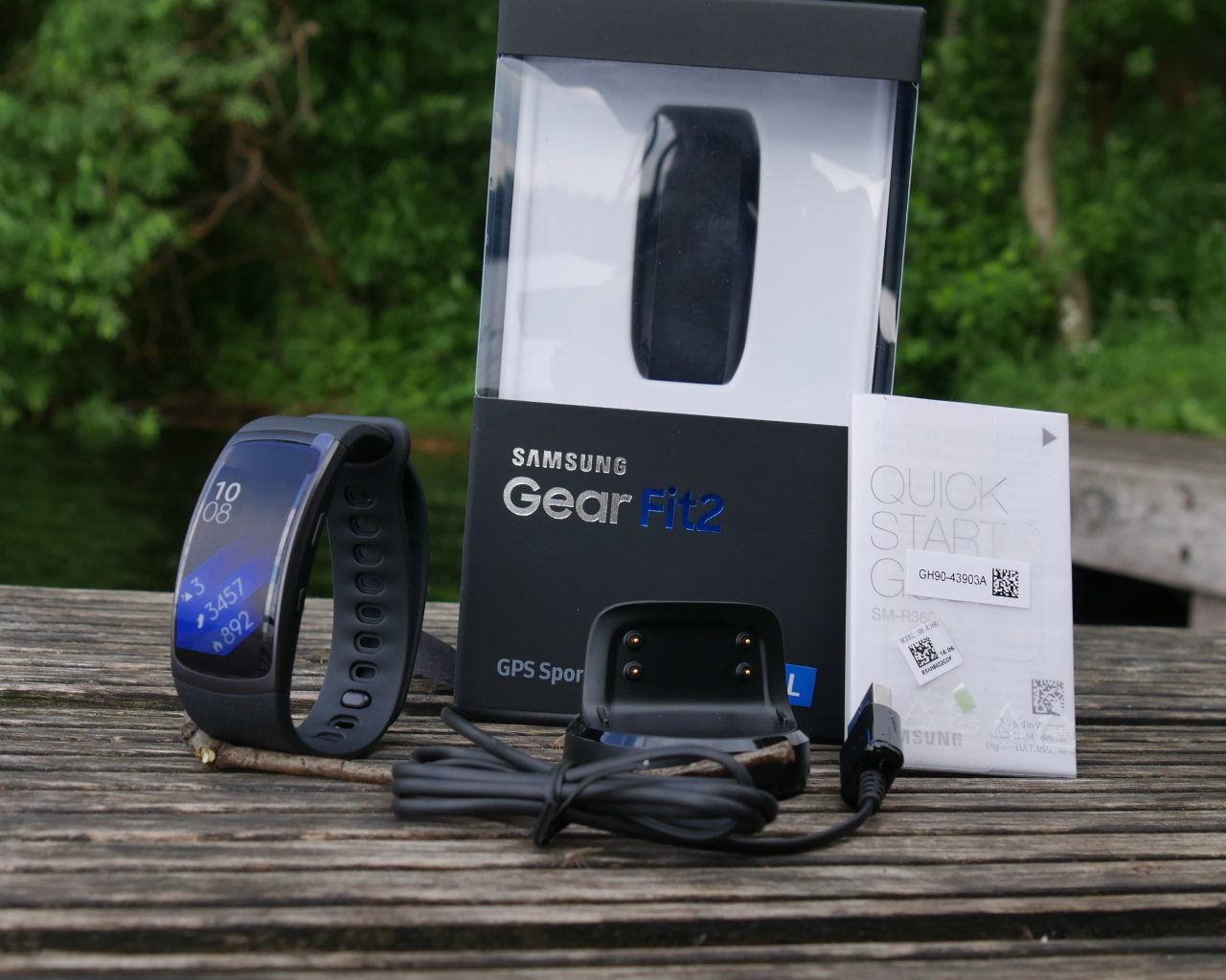 Unboxing: Samsung Gear Fit2 - fitness-factory.net