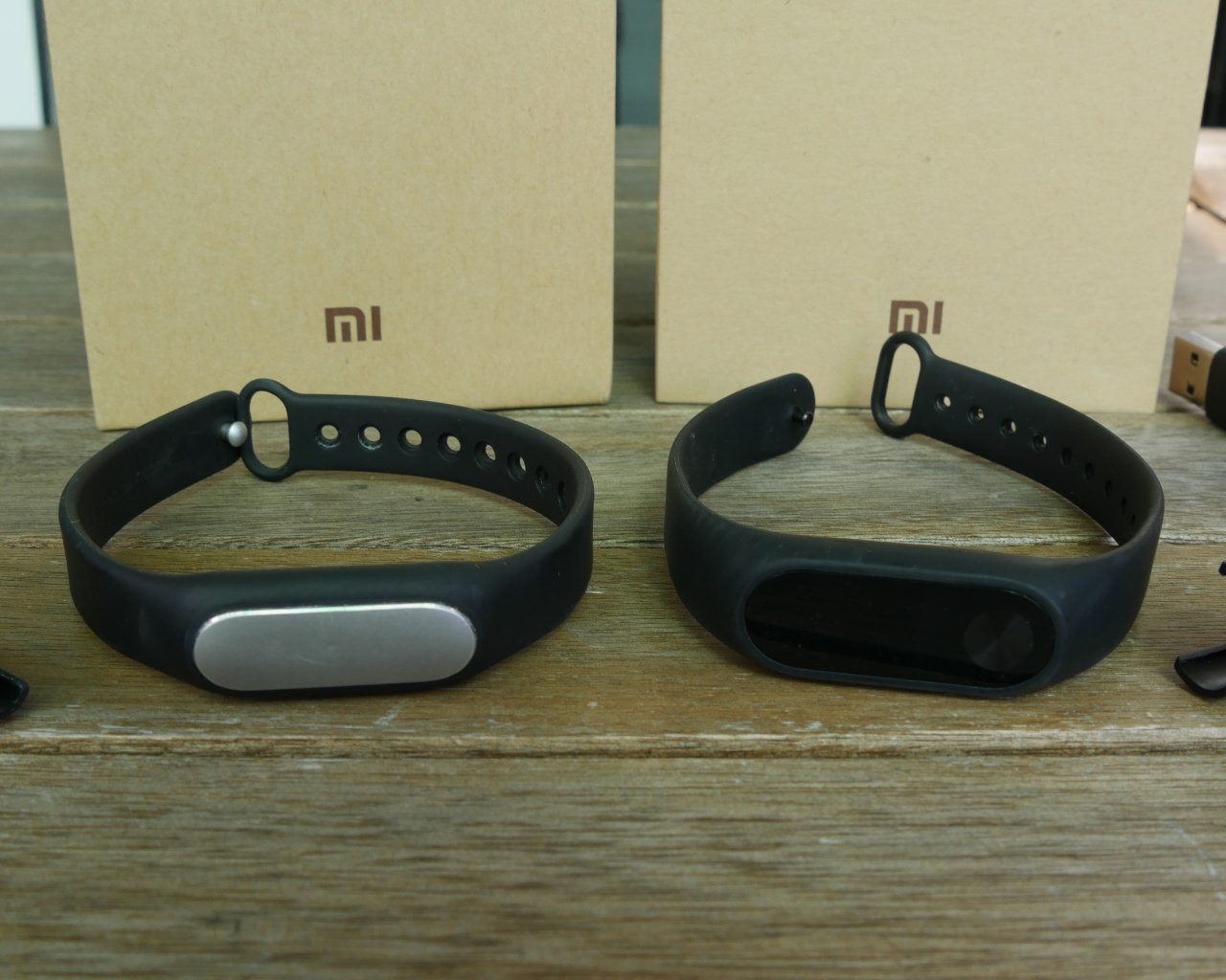 Xiaomi Mi Band 1S VS Mi Band 2001 - fitness-factory.net
